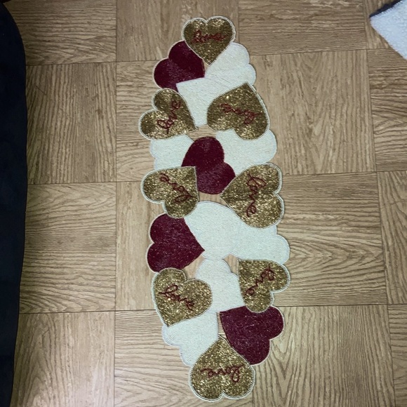 Isaac Mizrahi | Dining | Isaac Mizrahi New York Love Heart Beaded Table Centerpiece | Poshmark